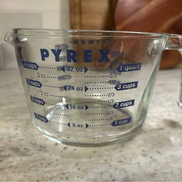 Pyrex | Kitchen | Pyrex 4 Cup Quart Glass Measuring Cup | Poshmark